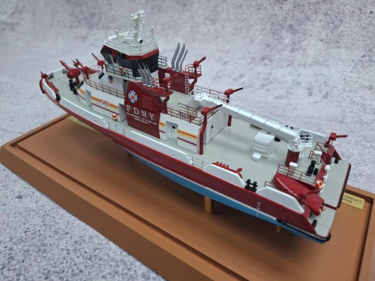EXCLUSIVE LIMITED EDITION 343 FIRE BOAT
